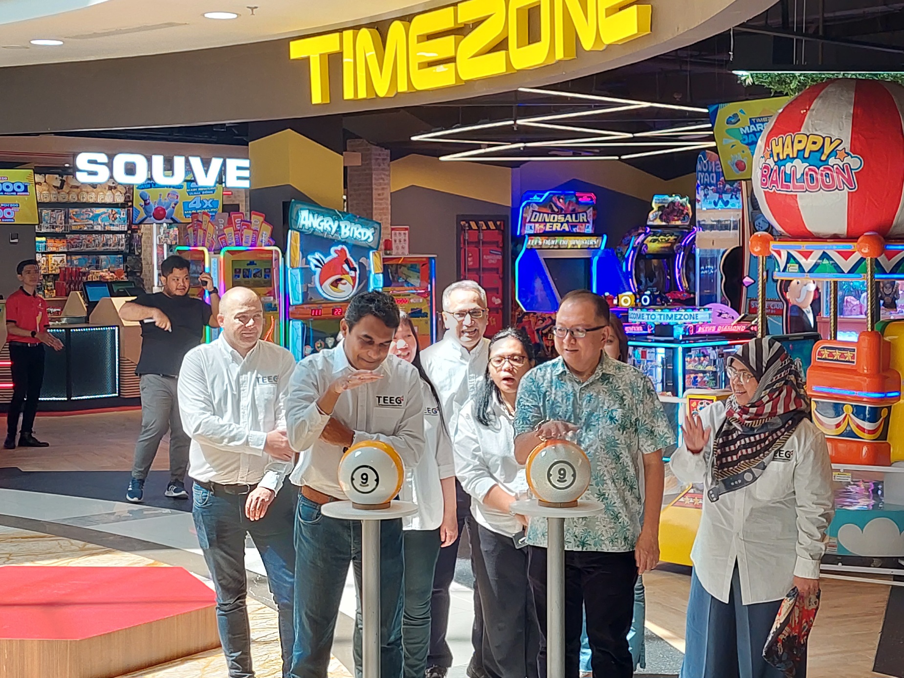 Timezone Margocity Memperkenalkan Social Bowling Pertama di Kota Depok ...