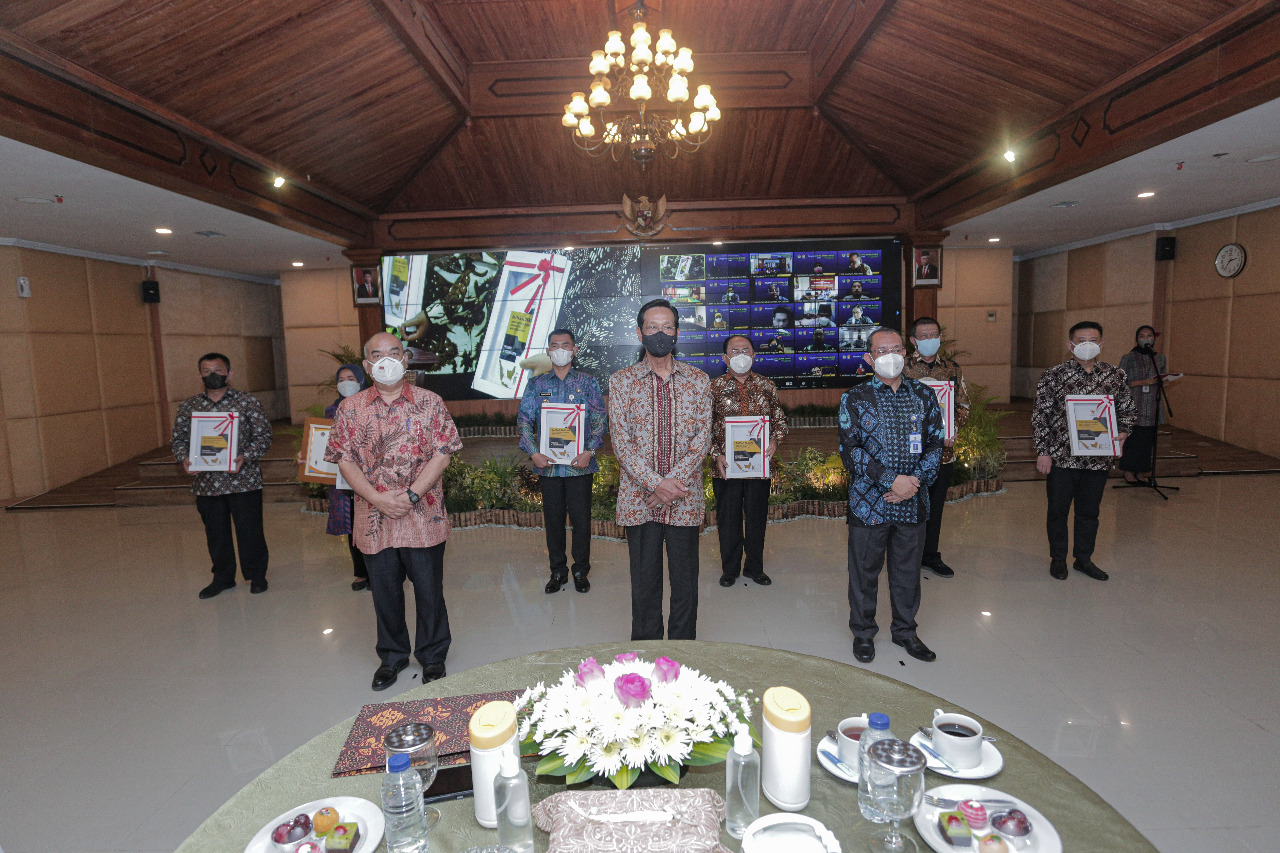 Gubernur DIY Serahkan DIPA dan TKDD Tahun 2022 | Mnctrijaya.com