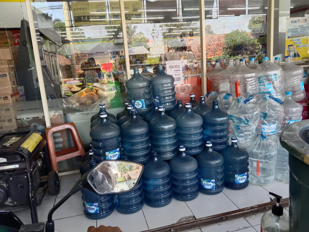 Pilih Kemasan Galon AMDK Polikarbonat atau PET? Ini Kata Peneliti IPB ...