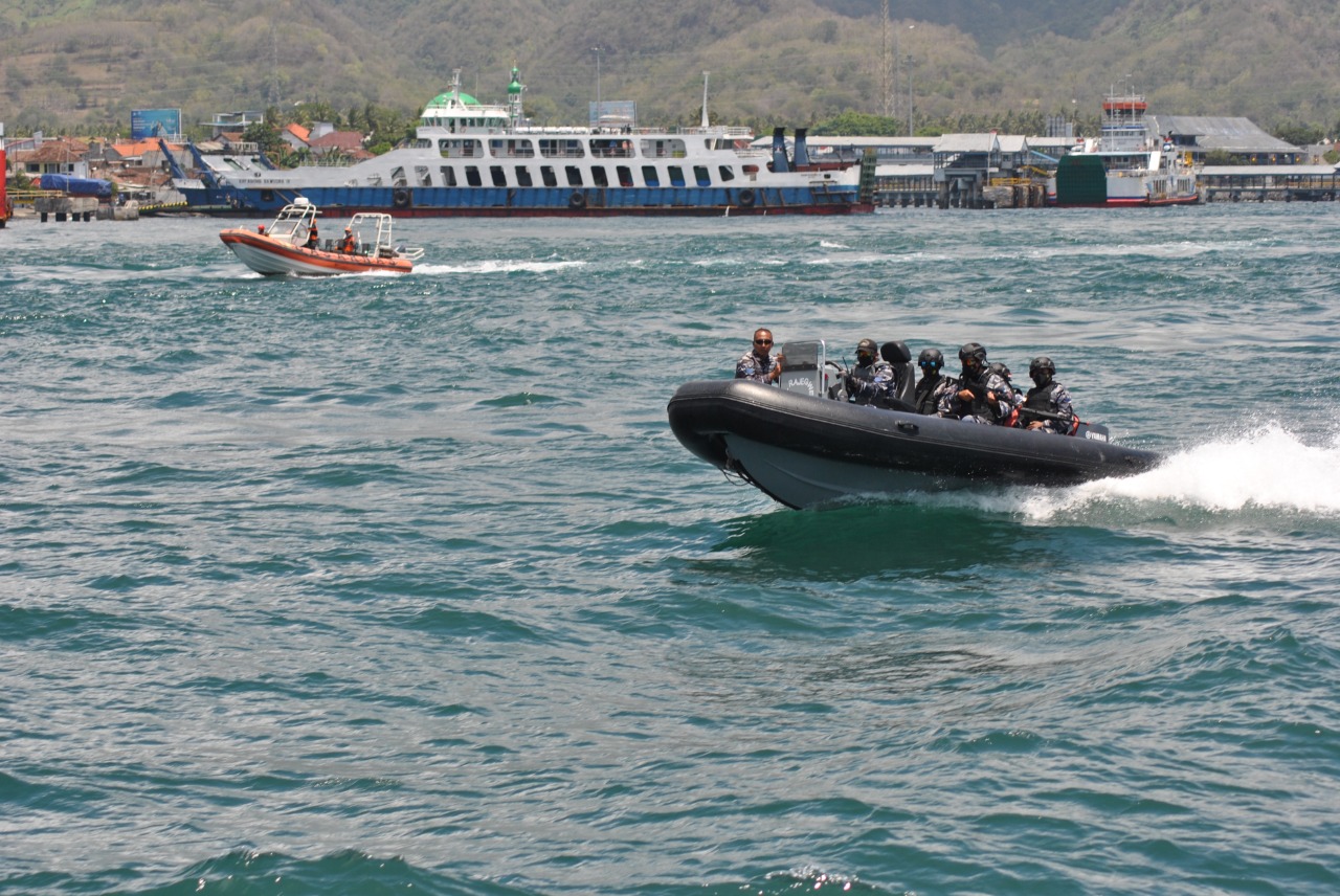 Gandeng TNI AL, PLN Lakukan Simulasi Pengamanan Obvitnas Kabel Laut Jelang KTT G20 | Mnctrijaya.com