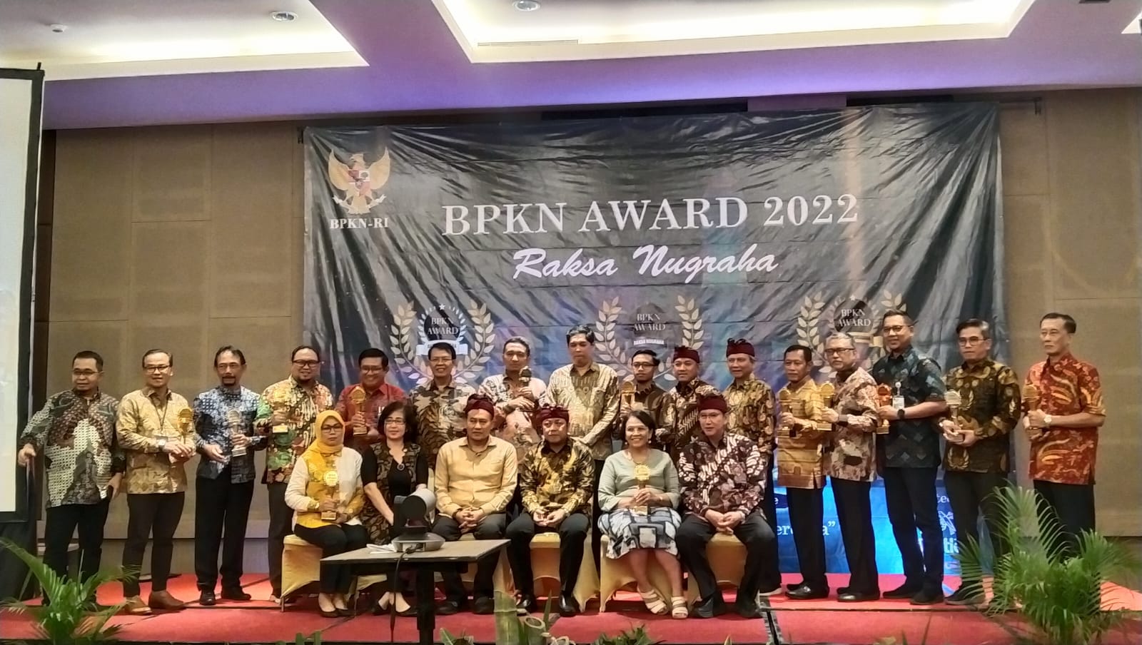 BPKN Award Raksa Nugaraha 2022: Konsumen Harus Mendapatkan Perlindungan ...