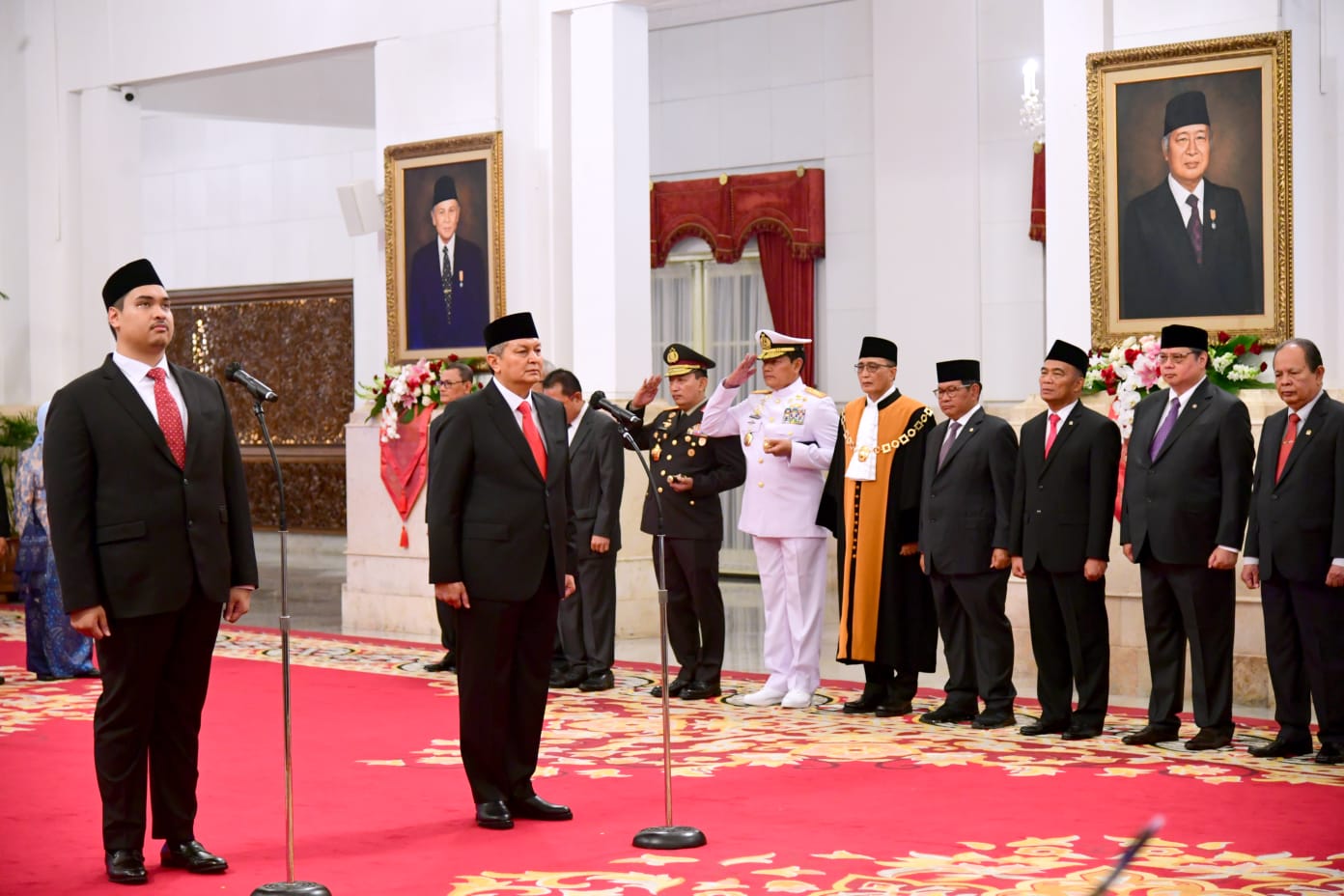 Presiden Resmi Lantik Kepala BNPT RI Komjen Pol. Rycko Amelza Dahniel | Mnctrijaya.com