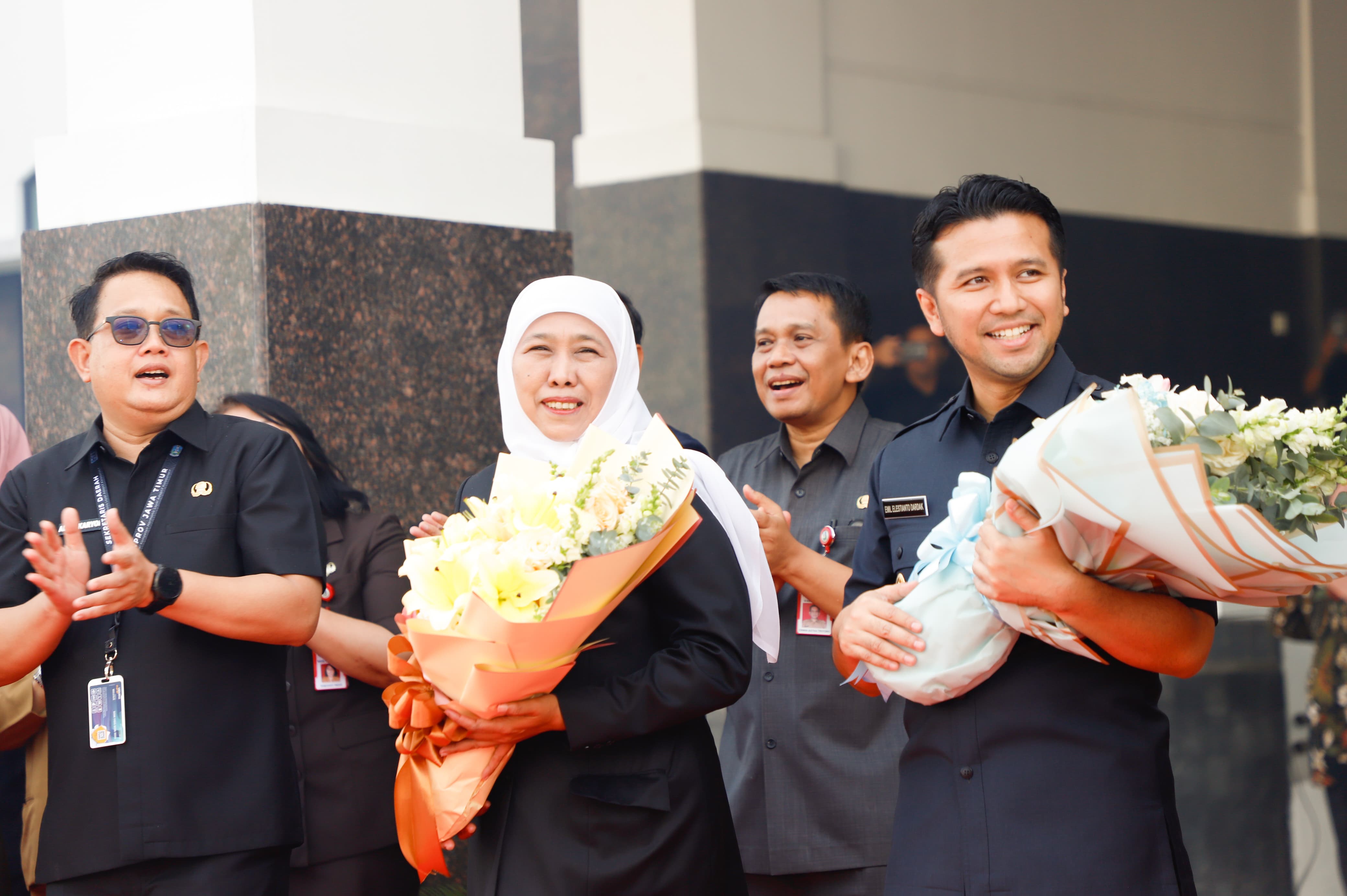 Khofifah-Emil Pamit, Akhiri Jabatan Sebagai Gubernur dan Wakil Gubernur Jatim | Mnctrijaya.com