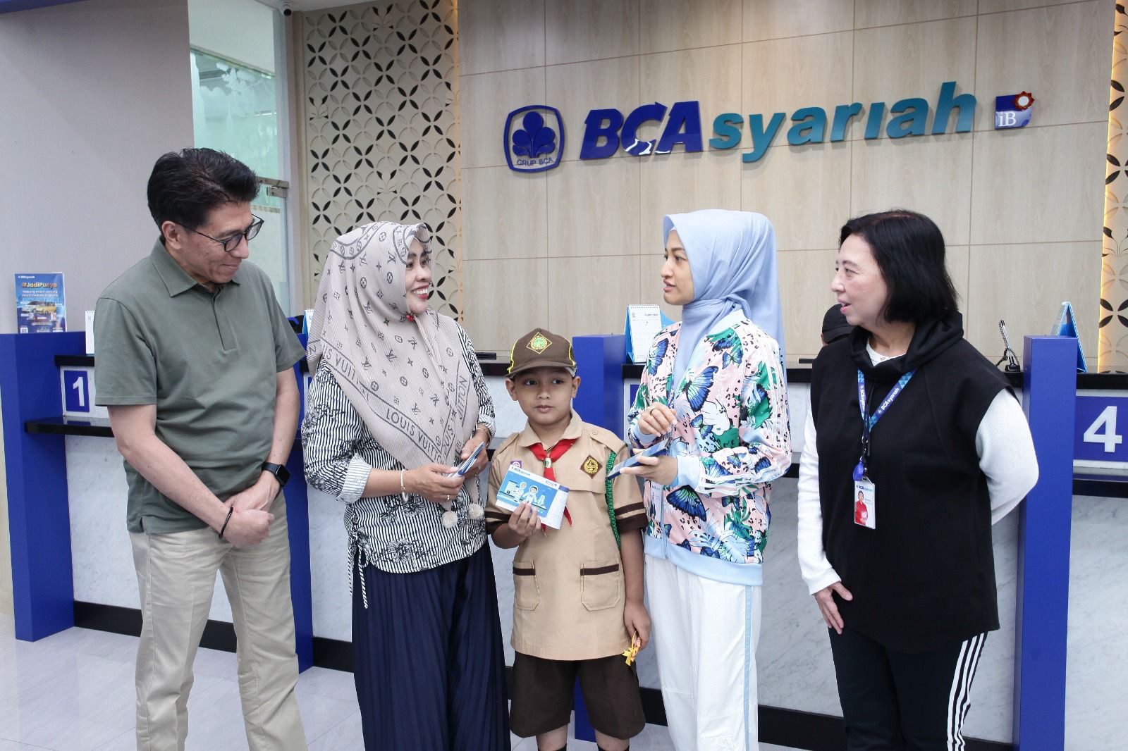 Rayakan Hari Pelanggan Nasional, BCA Syariah Perkuat Komitmen Pelayanan Prima | Mnctrijaya.com
