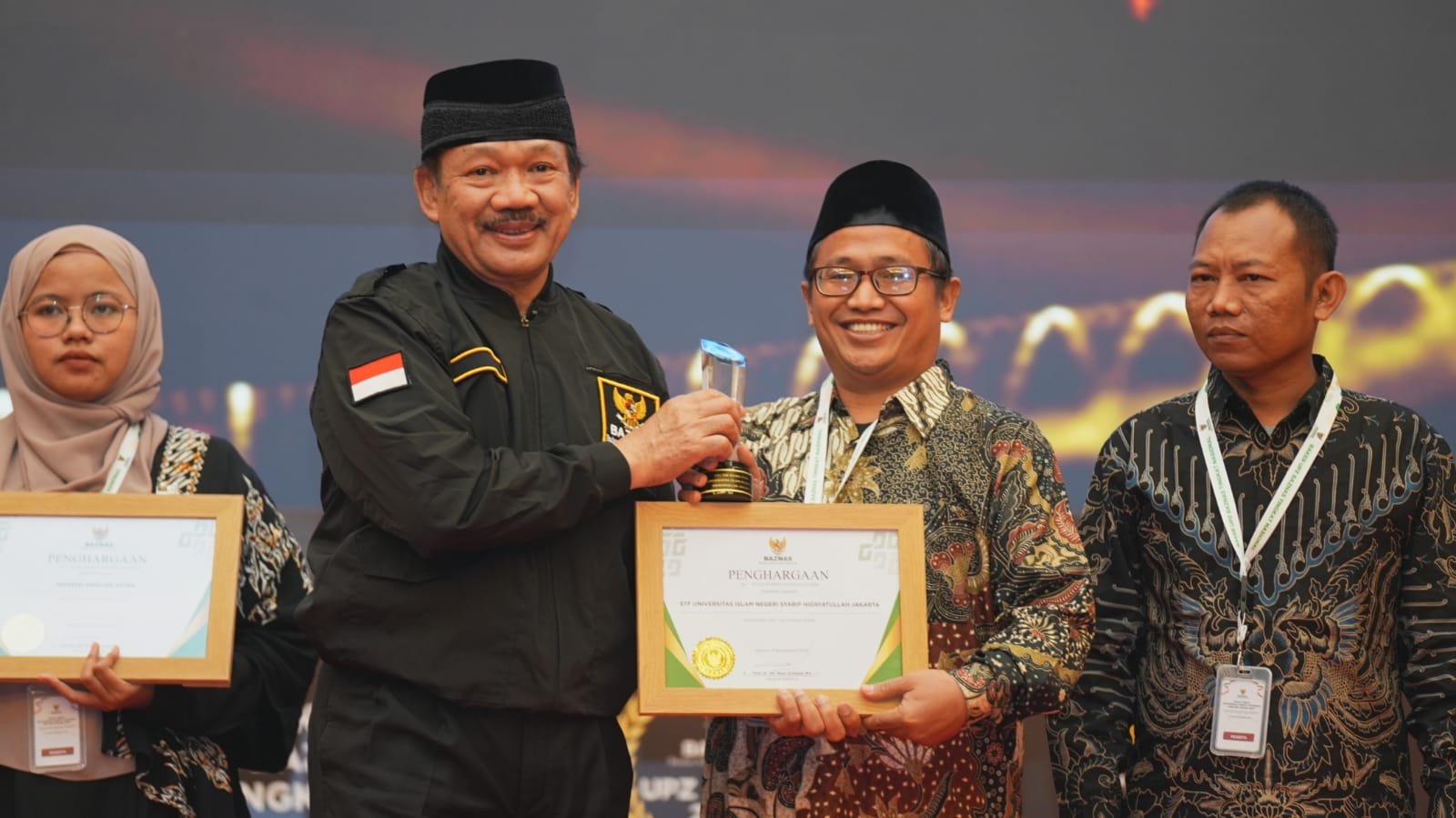 BAZNAS RI Anugerahkan Penghargaan kepada 92 UPZ Terbaik | Mnctrijaya.com