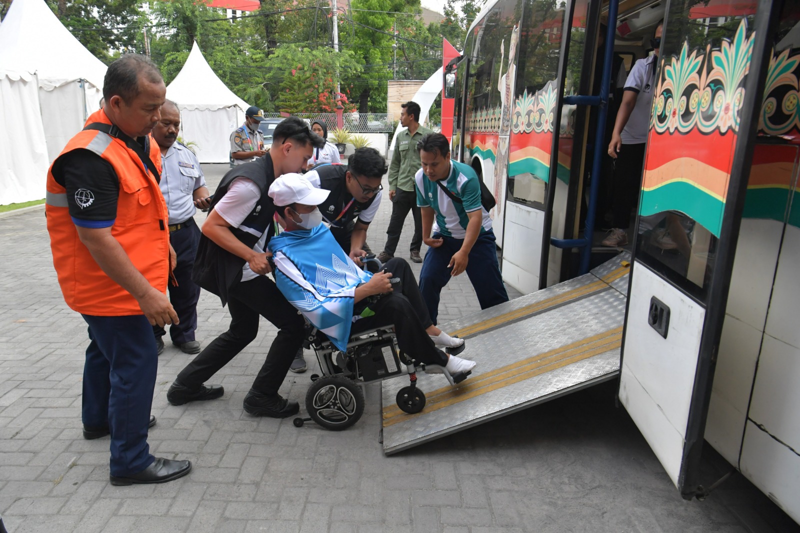 Kisah Inspiratif Relawan PEPARNAS XVII: Motivasi dan Pengalaman Berharga di Solo | Mnctrijaya.com