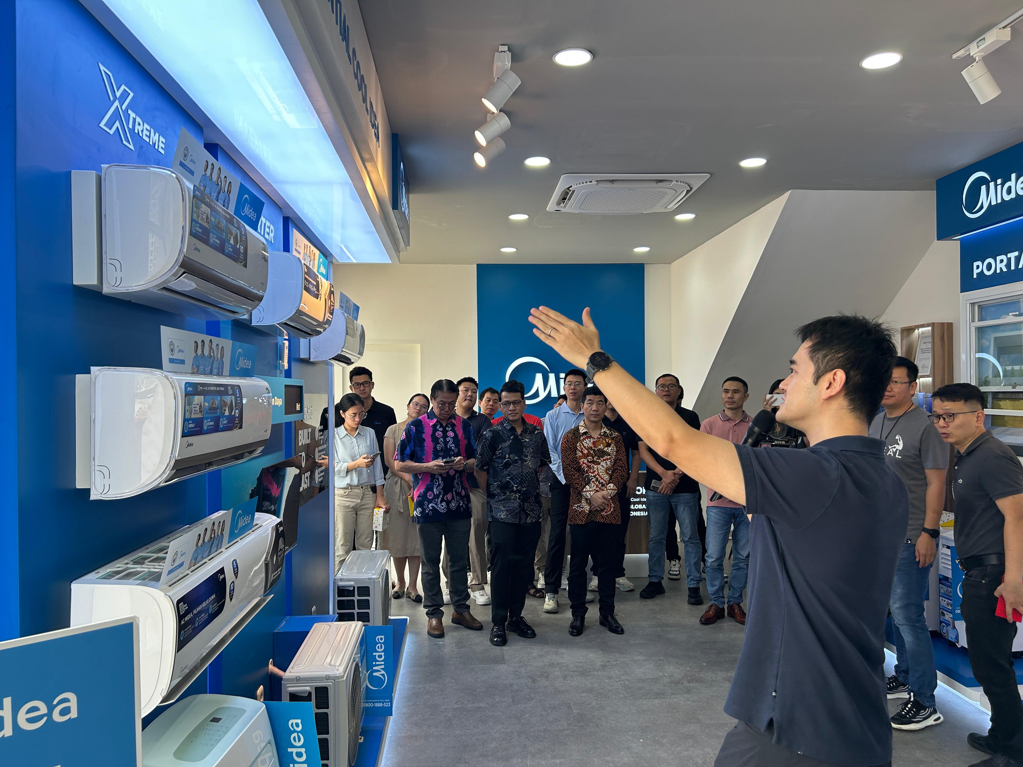 Solusi AC Modern, Midea Pro Shop Kini Hadir di Pantai Indah Kapuk ...