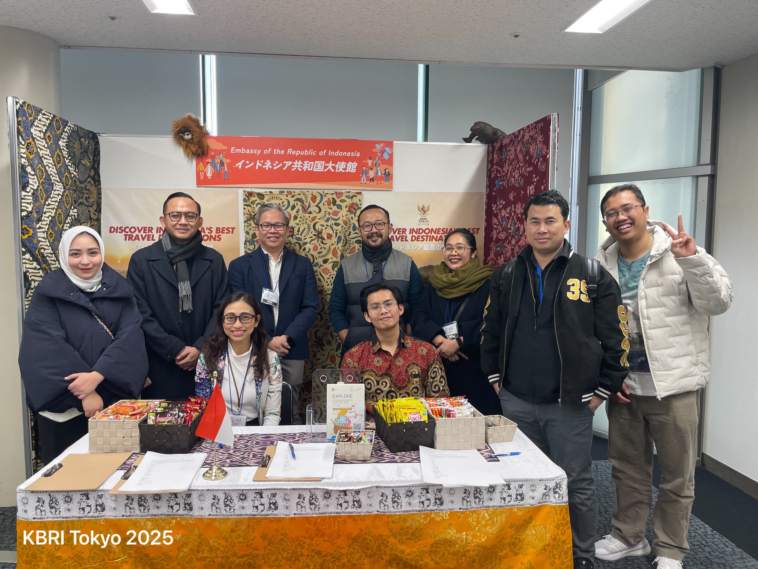 Promosikan Keindahan Indonesia, Stan KBRI di ATF Tokyo 2025 dipadati ...