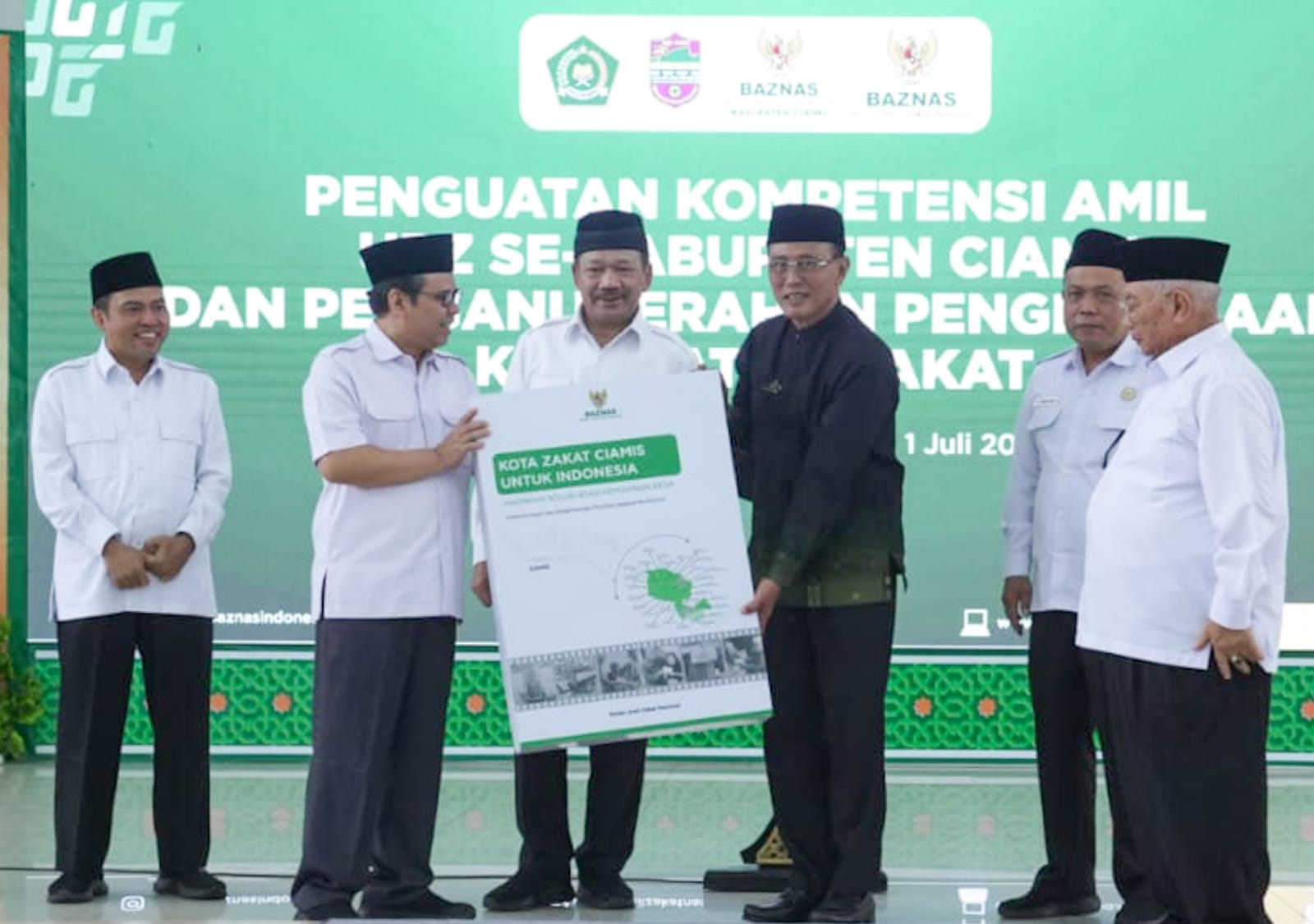 BAZNAS RI Anugerahkan BAZNAS Ciamis sebagai Kabupaten Zakat ...