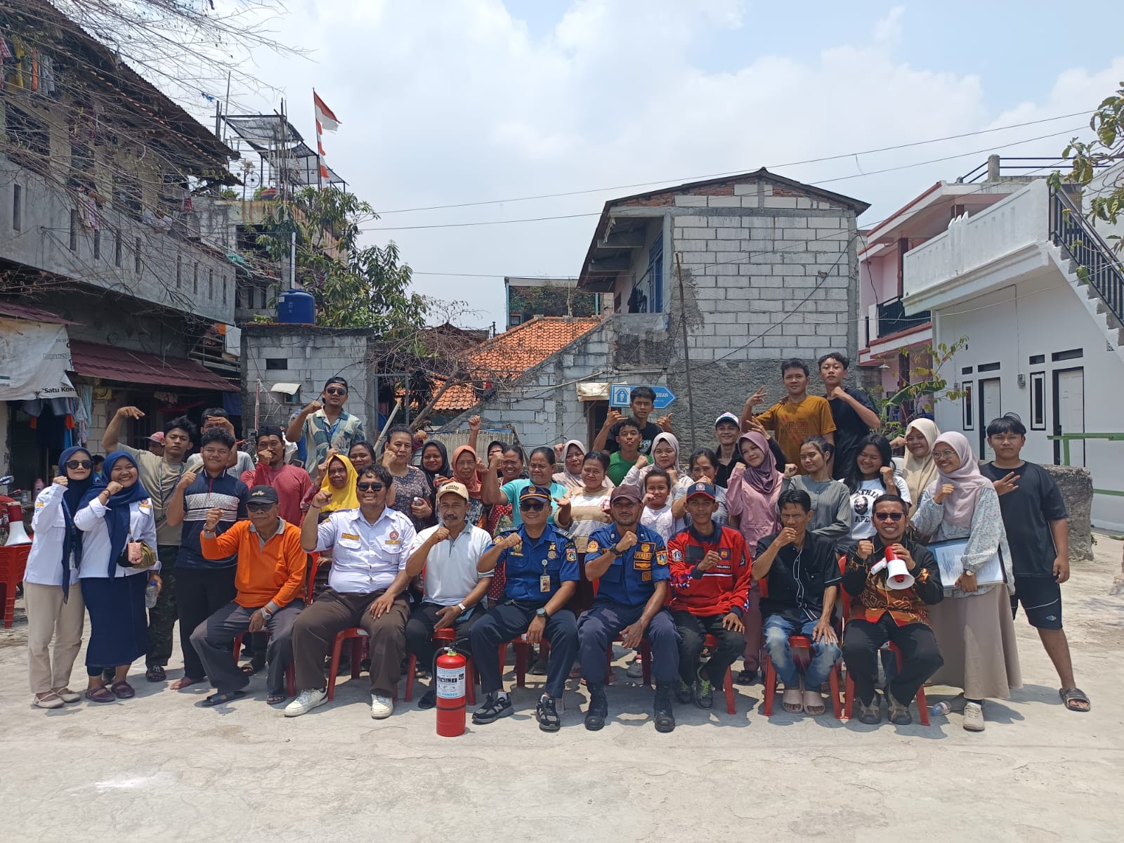 Polimedia dan Karang Taruna Kedoya Utara mengadakan Simulasi Evakuasi ...
