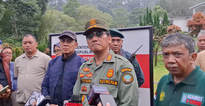 Kemenhut Tertibkan Vila di Kawasan Hutan Produksi Puncak Bogor | Mnctrijaya.com