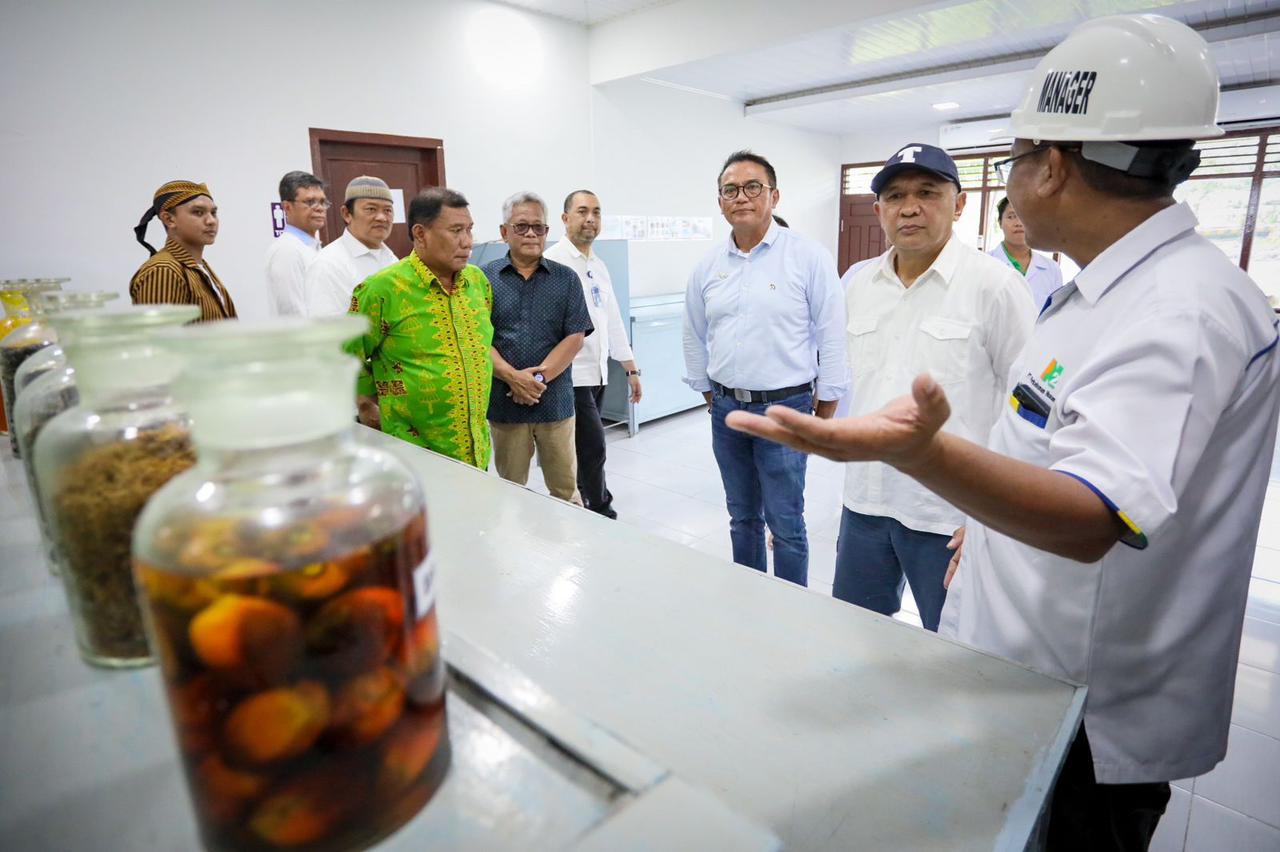 MenKopUKM Pastikan Pabrik Minyak Makan Merah di Sumut Siap Beroperasi Segera | Mnctrijaya.com